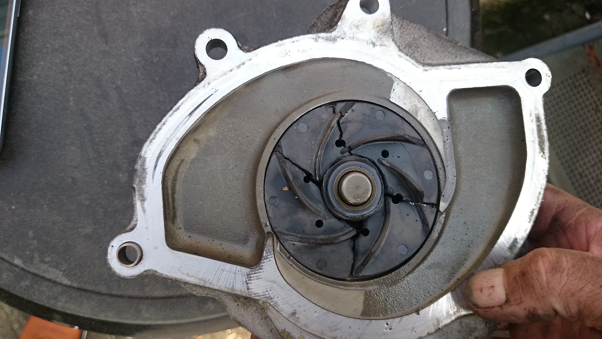TUTO remplacement pompe à eau 986 3.2 2.5 2.7 - Structure - Boxster ... TUTO remplacement pompe à eau 986 3.2 2.5 2.7 - Structure - Boxster ...