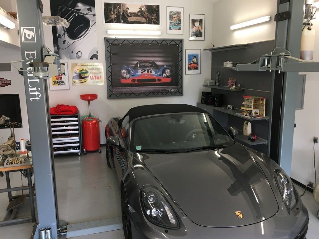 Au garage - "LE" bar des Porschistes - Boxster Cayman 911 (Porsche)
